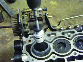 Engine cylinder hone